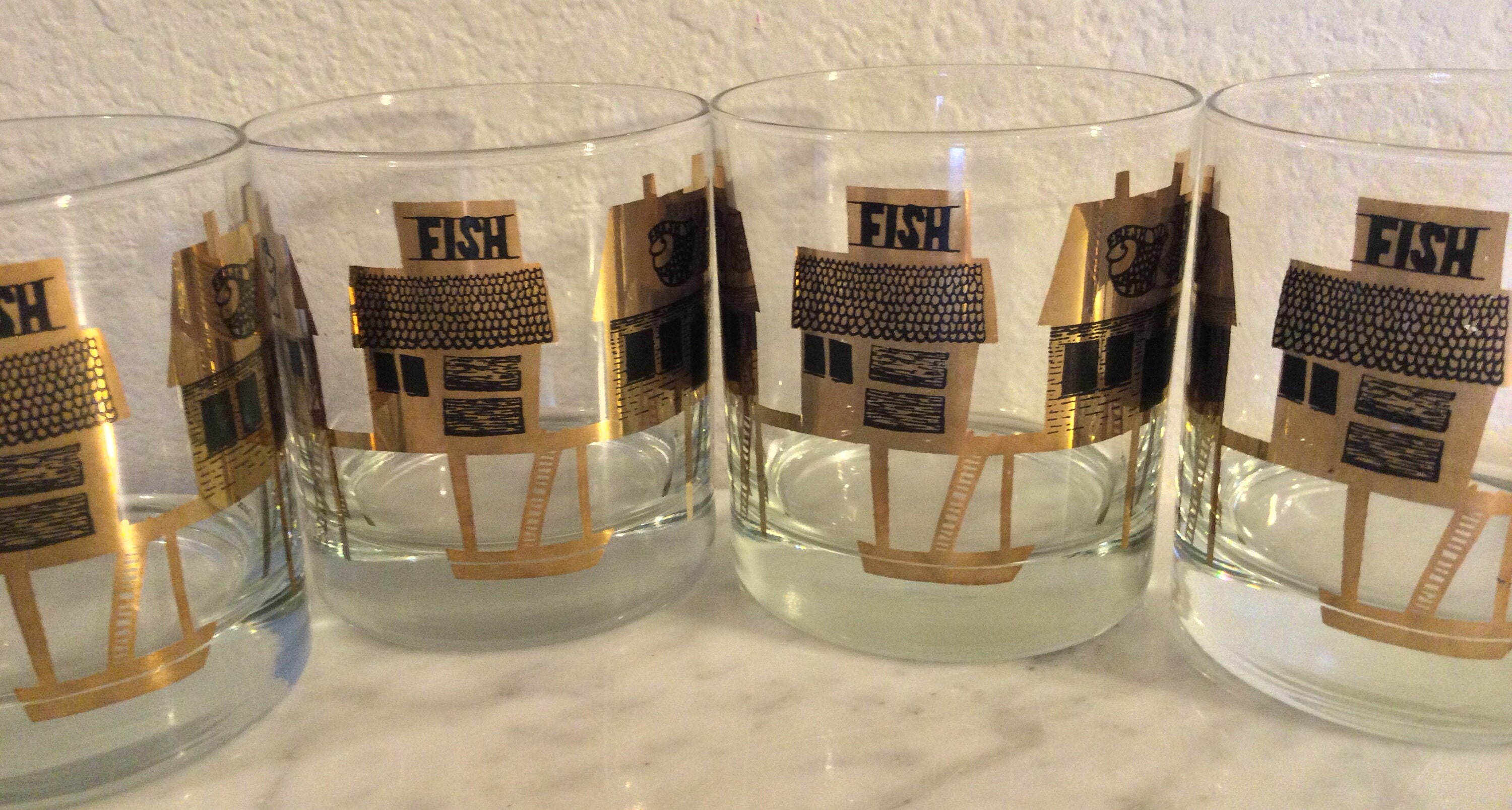 COUROC GLASS FISH Set of 4 Old Fashioned Glasses. Fish Houses in Gold ...