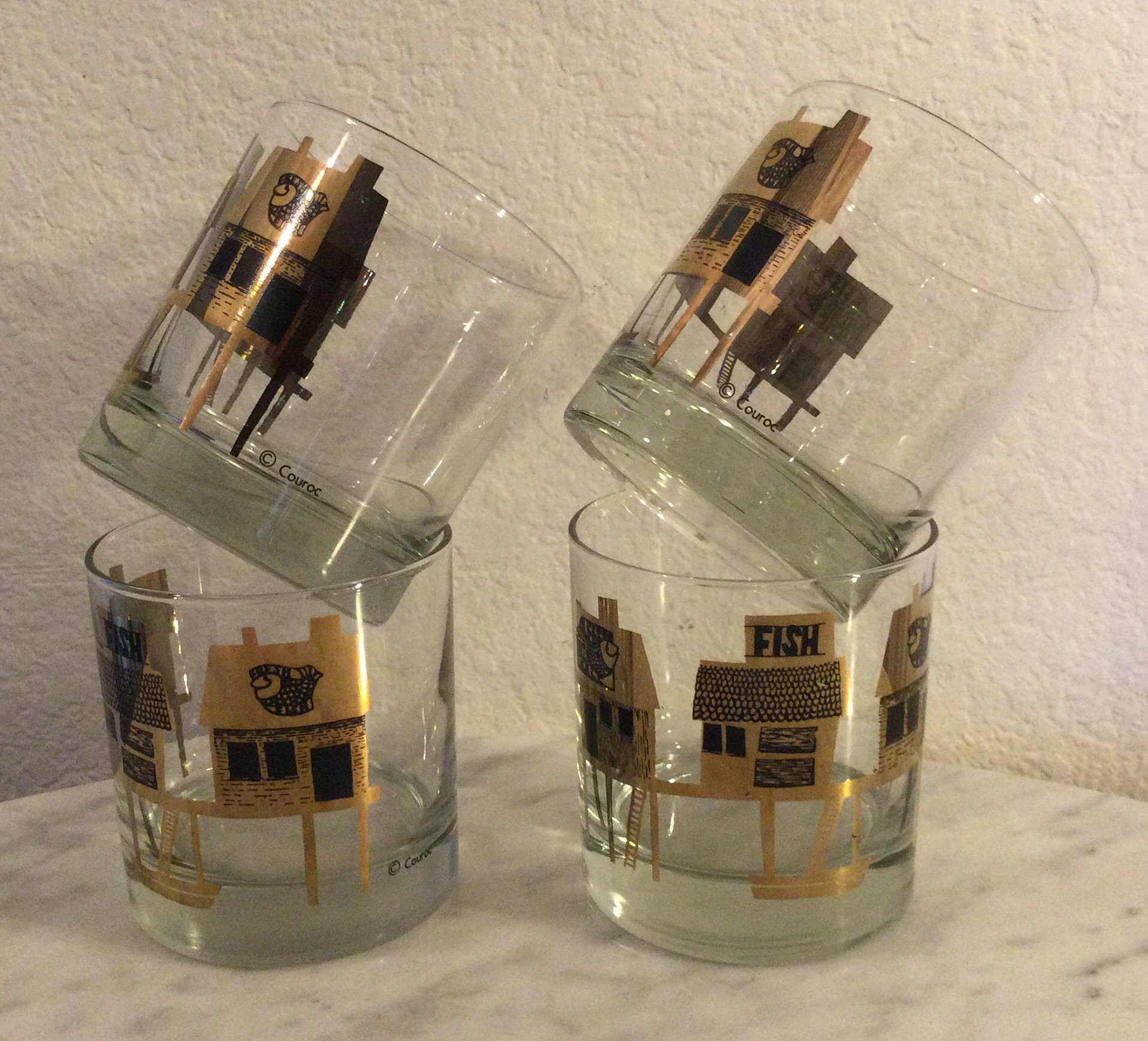 COUROC GLASS FISH Set of 4 Old Fashioned Glasses. Fish Houses in Gold ...