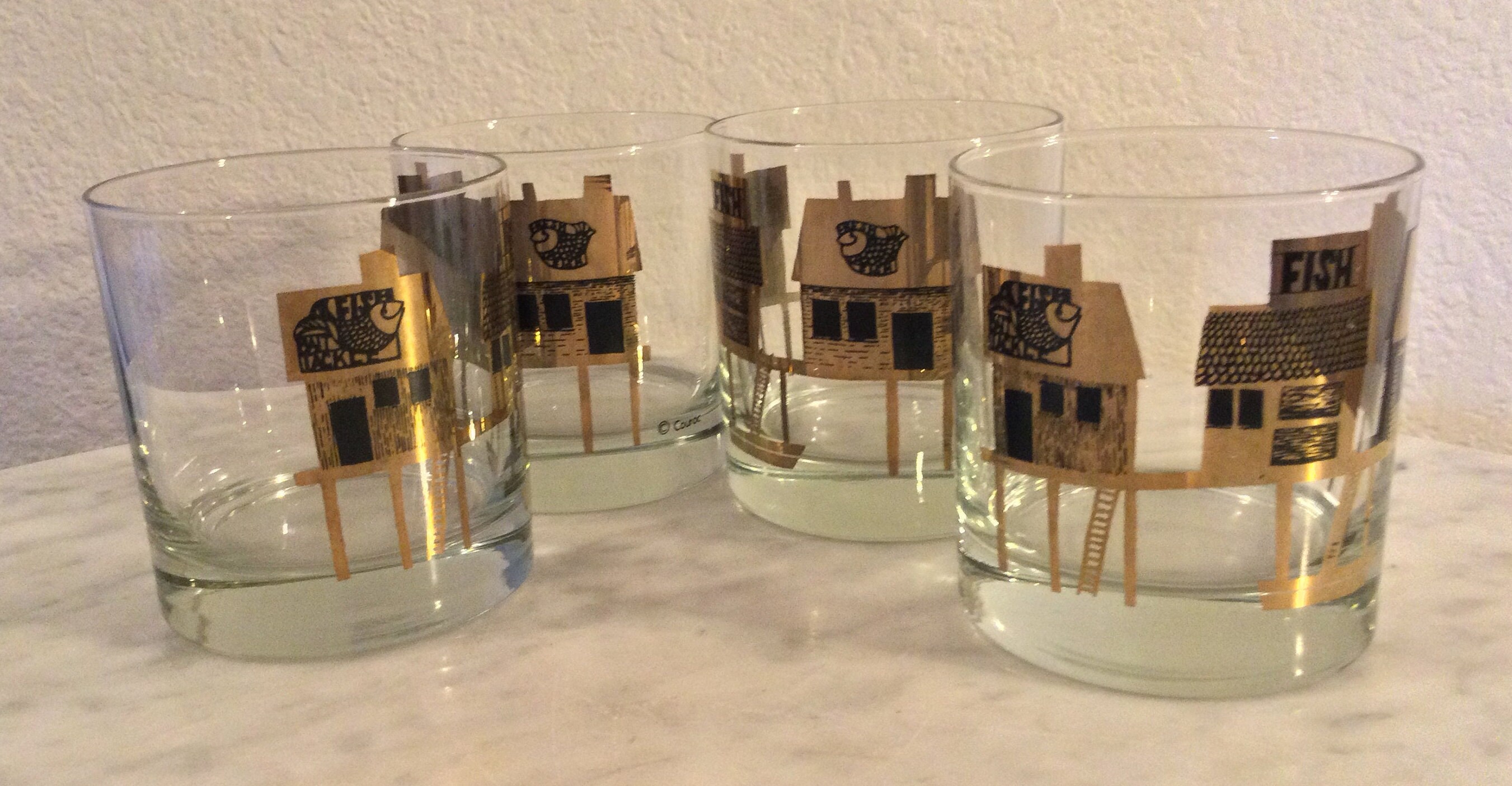 COUROC GLASS FISH Set of 4 Old Fashioned Glasses. Fish Houses in Gold ...