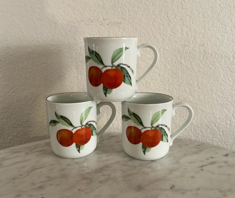 ROYAL WORCESTER “evesham Vale” 3 (three) Mugs. Various Fruits, Green ...