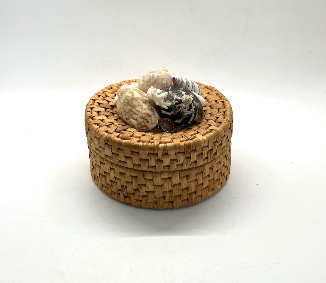 Vintage Wicker Coaster Set: Seashell Accented Storage Container - Etsy