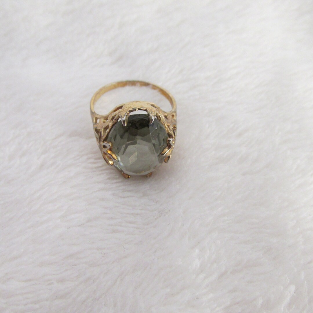 Uncas Pale Green Oval-cut Glass Ring 14kt Gold Electroplated Cocktail ...