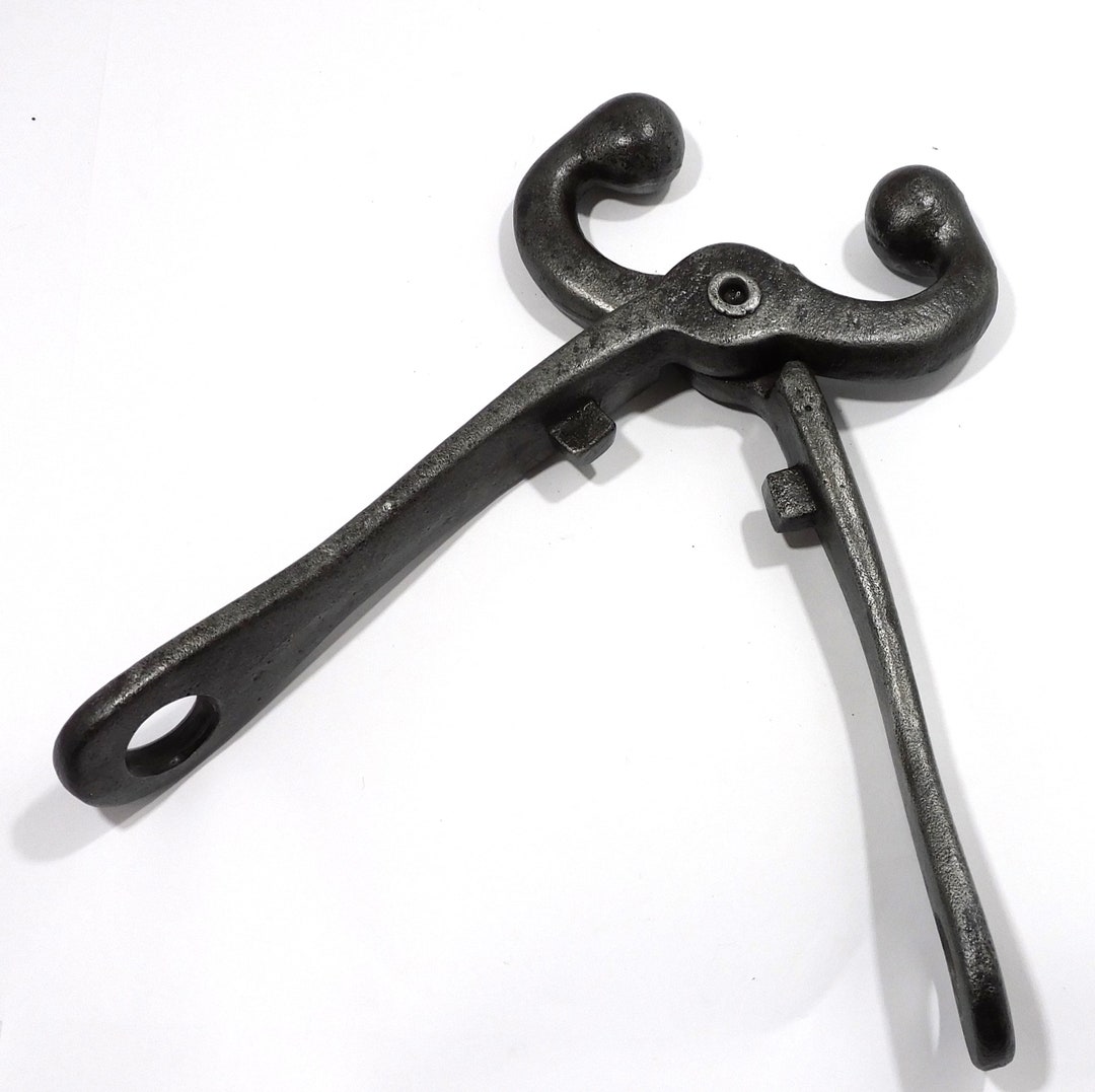 Vintage Cast Iron Hog or Cattle Lead Hole for Hanging in Handle - Etsy