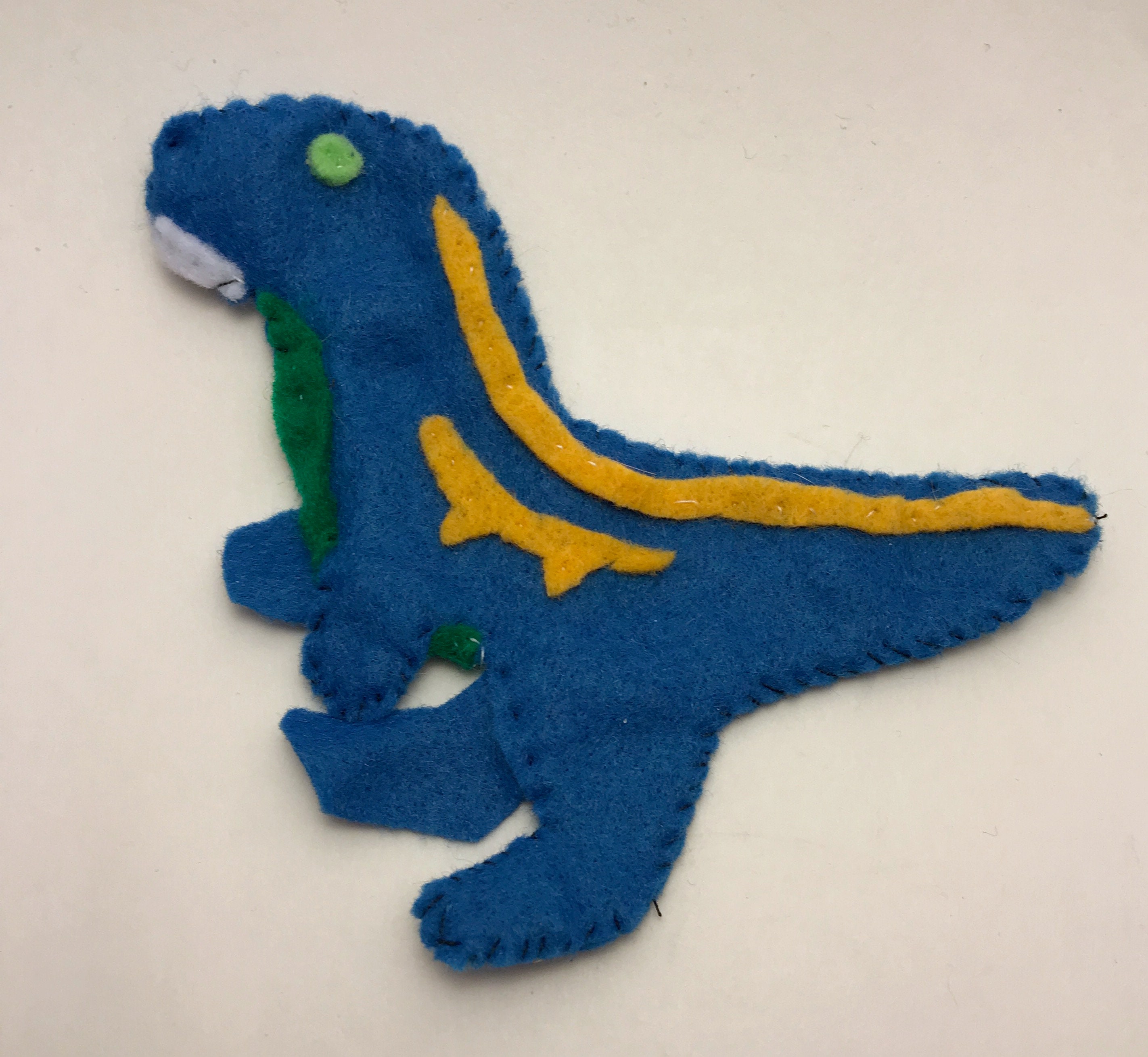 Dino Dana Dinosaur Badge Set Albertosaurus, Diabloceratops ...