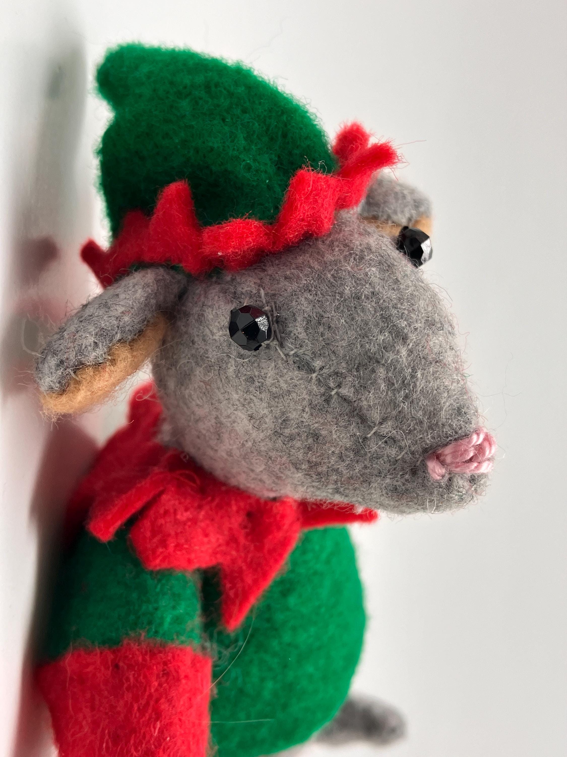 Felt Christmas Mouse in Red and Green Elf Outfit, Hand-sewn - Etsy