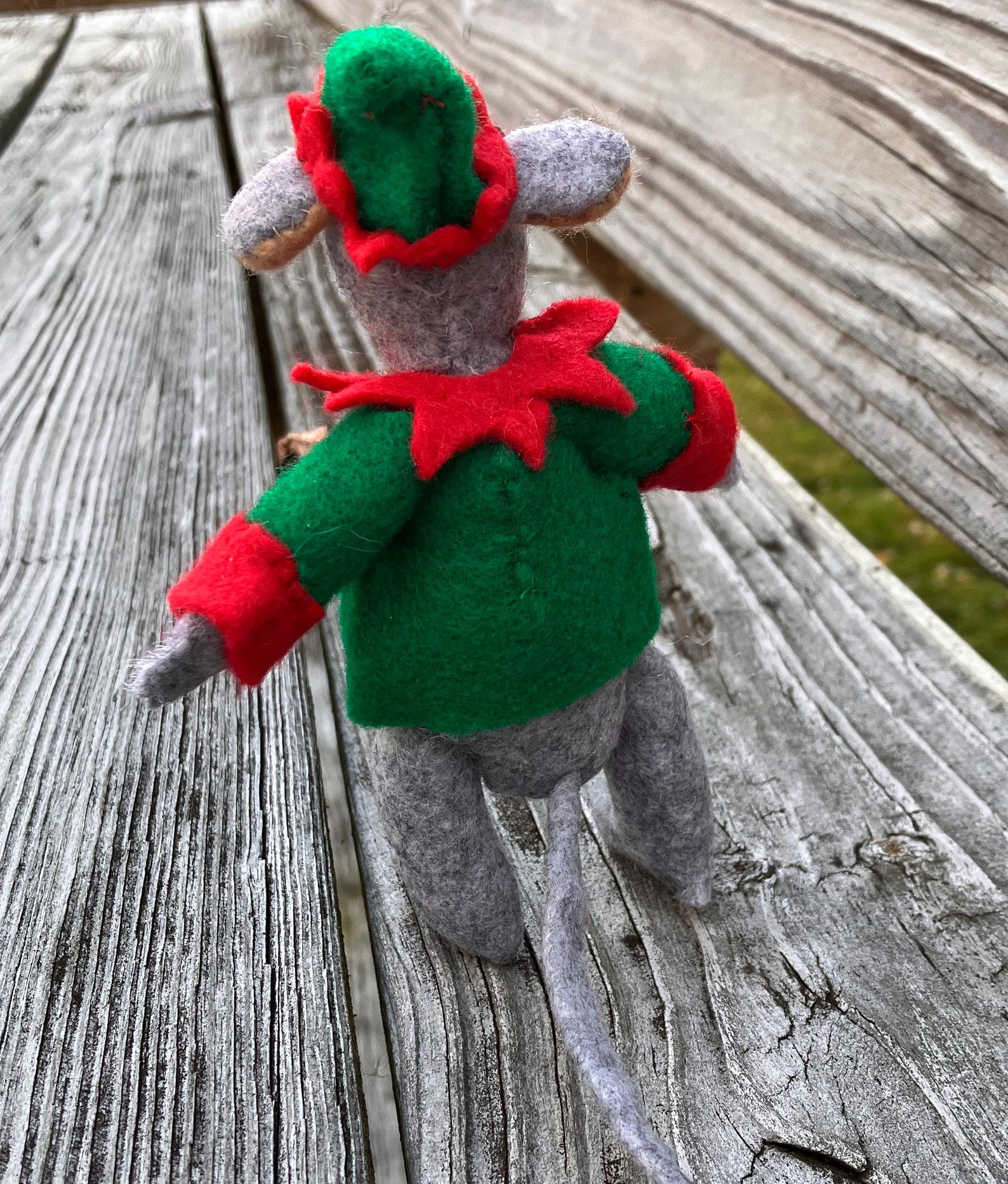 Felt Christmas Mouse in Red and Green Elf Outfit, Hand-sewn - Etsy