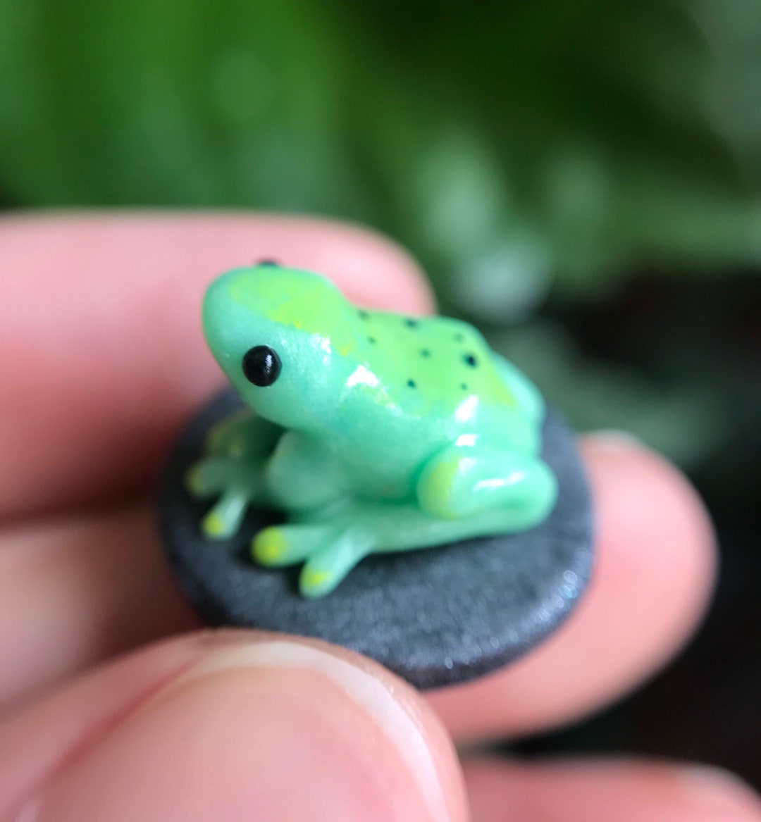 Little Frog Figurine, Miniature Froggy Sculpture, Glow in the Dark Gift ...