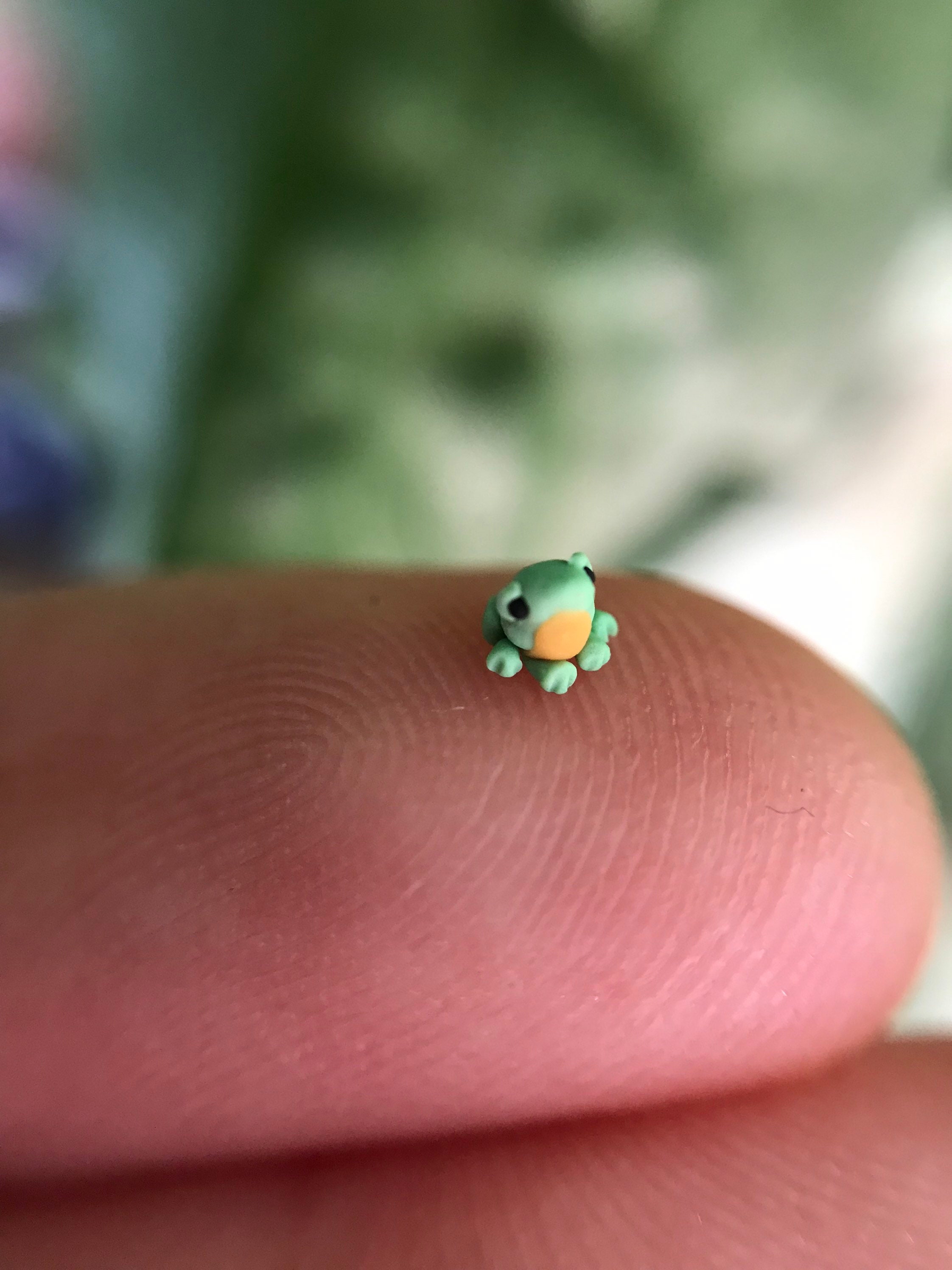 Frog Micro Sculpture, Miniature Green Frog, Collectible Clay Sculpture ...