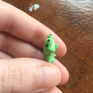 Frog Sculpture, Miniature Green Frog, Collectible Clay Figurine, Small ...