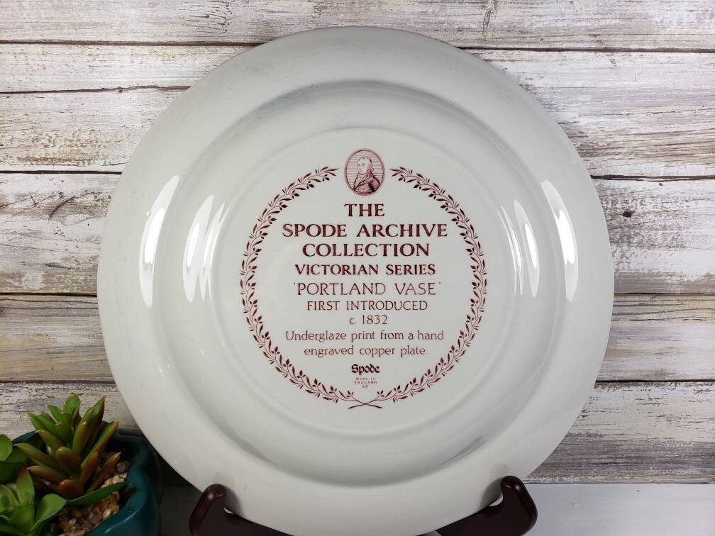 Portland Vase by Spode Archive Collection Victorian Series Pink Red ...