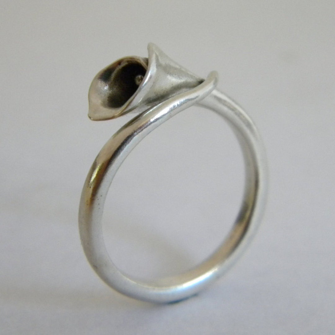 Calla Lily Ring: Sterling Silver Ring - Etsy