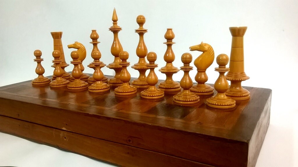 Reproduction. Chess set Killarney rare weighted without a | Etsy