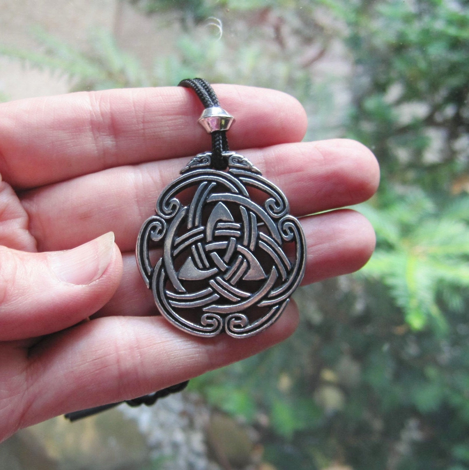 CELTIC PEACE KNOT Pewter Pendant Triscele Unity of Body - Etsy