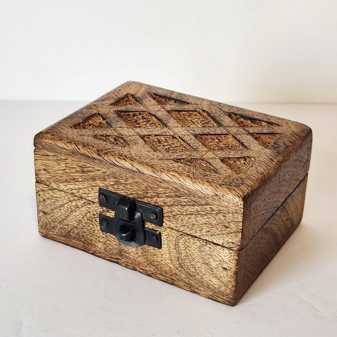 Vintage Small Carved Wood Trinket Box Rustic Hinged Keepsake Box Folk ...