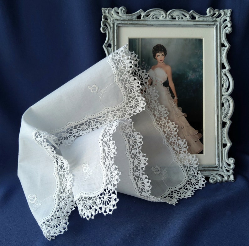 Wave Edge Crochet Lace Handkerchief. - Etsy