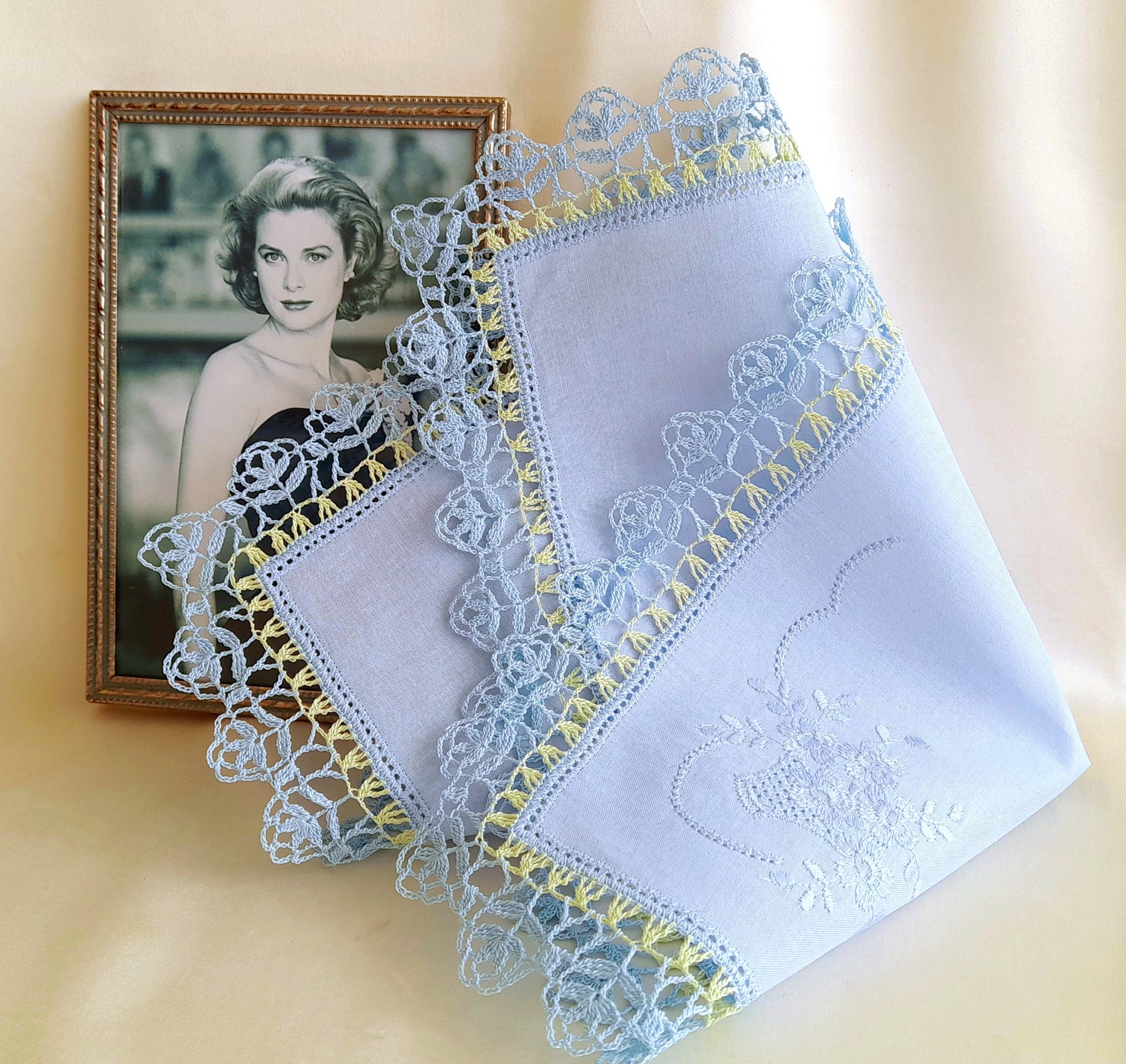 Vintage Roses Lady Handkerchiefs. - Etsy