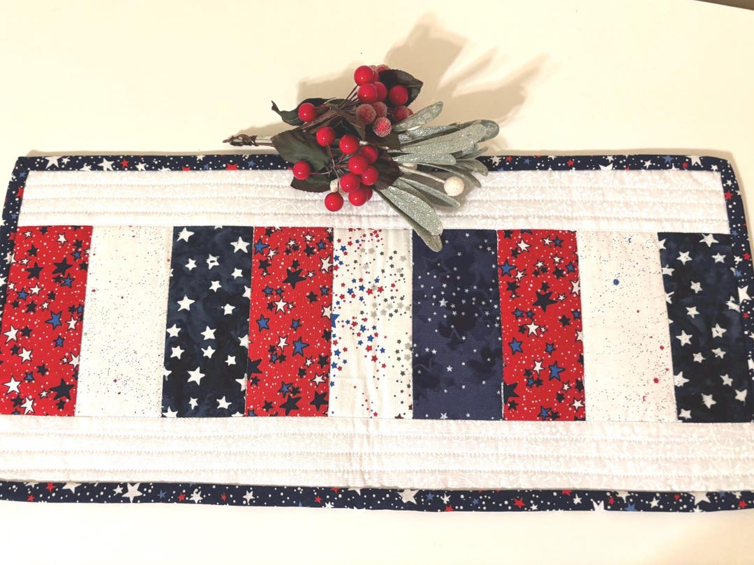 4th of July Quilted Table Topper . Patriotic Quilted Table Deco.candle ...