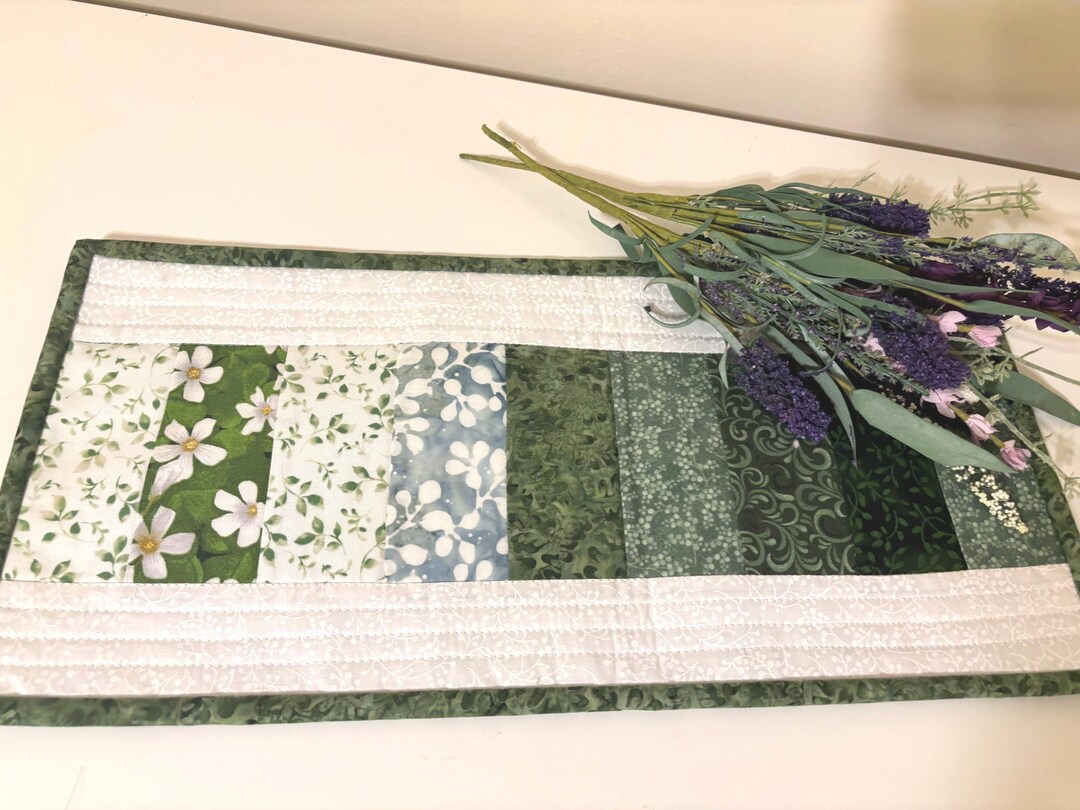 Quilted Table Topper ,candle Mat,quilted Table Mat, Quilted Table Deco ...