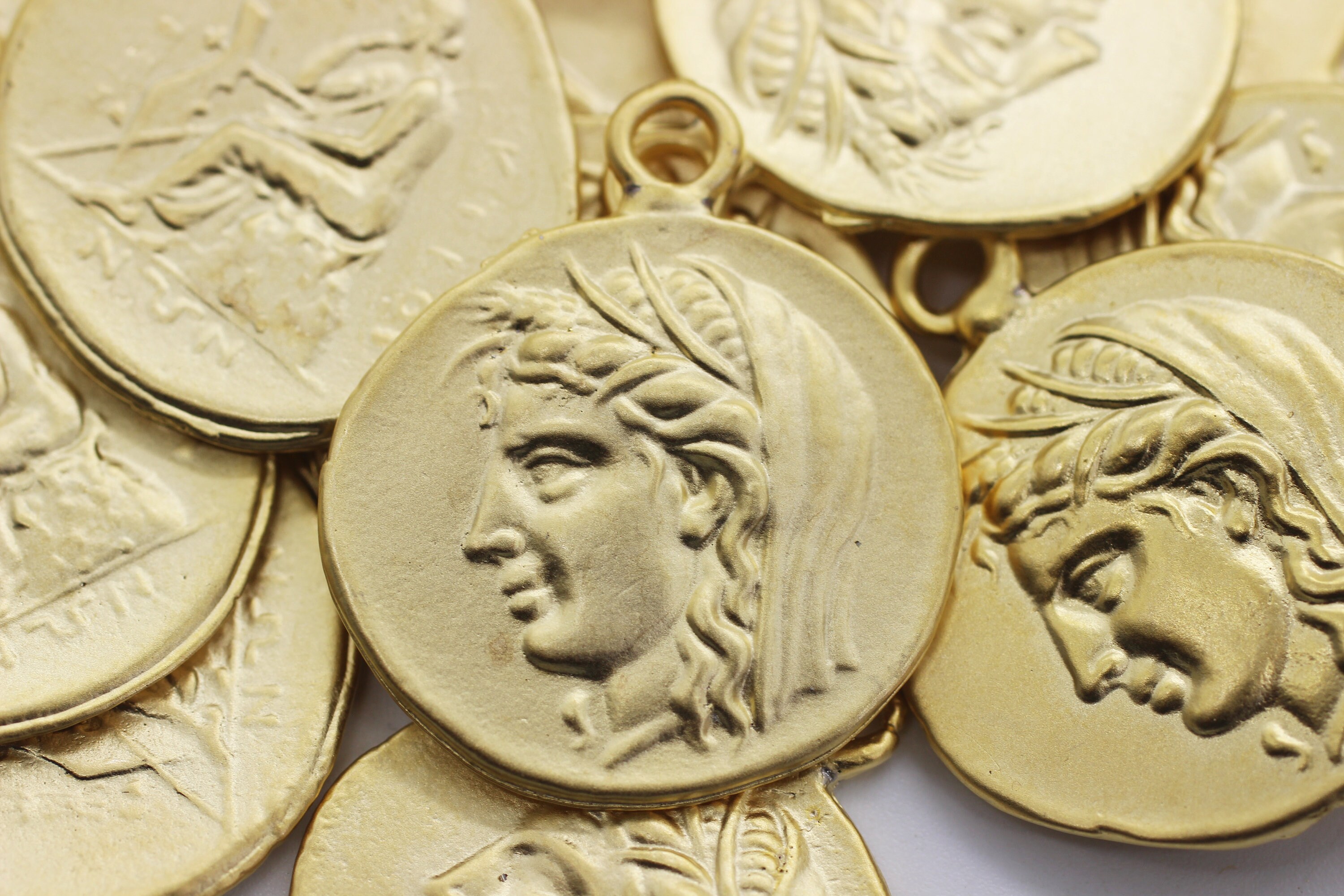 Monedas griegas antiguas monedas de oro mate colgante de | Etsy
