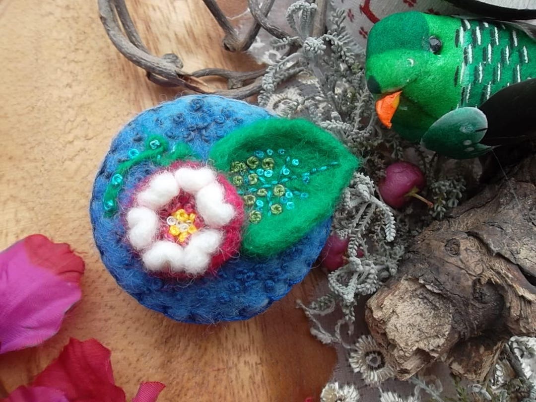 Etsy Needle Felted Wool Pincushion Lotus Flower Pin Keeps Felt Japan ...