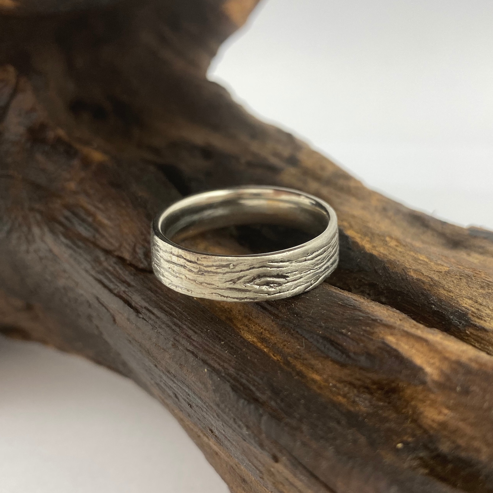 Gold Wood Grain Ring / Mens Wedding Ring / Unique Mens Ring / - Etsy