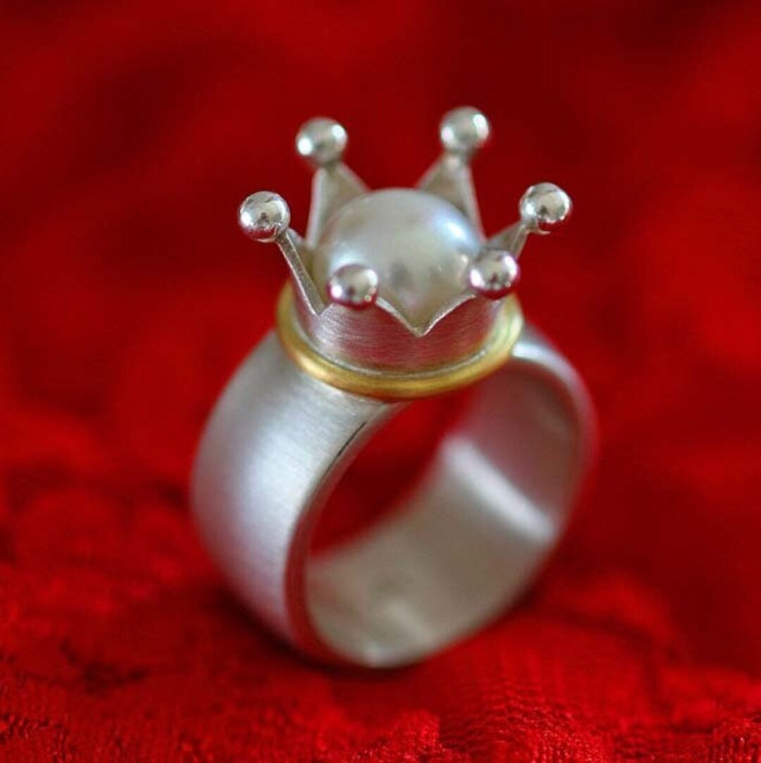 Traum Kronen Silberring mit eingefasster edler Perle von Frank Schwope ...