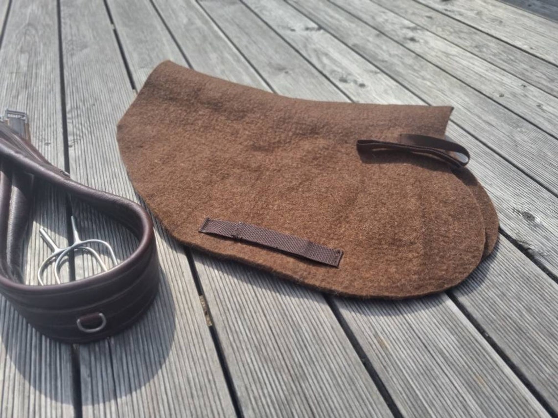 White English Saddle Pad From Natural Wool Handfelted Numnah - Etsy