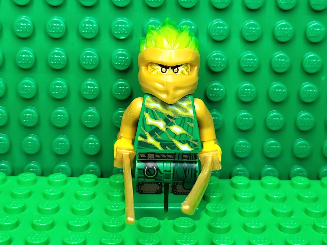 LEGO® Ninjago Secrets of the Forbidden Spinjitzu Lloyd FS Spinjitzu ...
