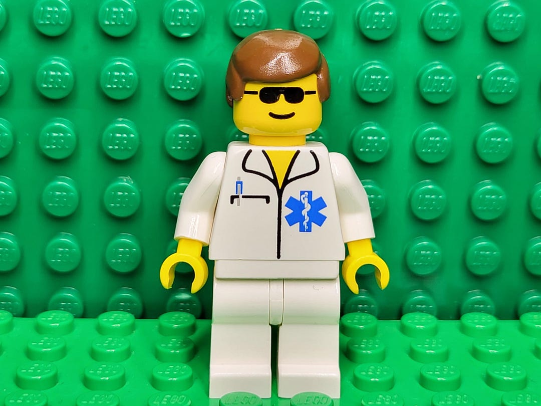 LEGO® City Hospital Medical Dr Nurse Doctor Ambulance Driver With EMT ...