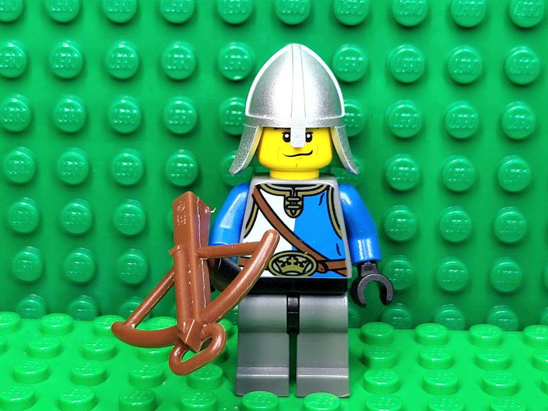 LEGO® Minifigure Castle King's Knight Blue and White With Chest Strap ...