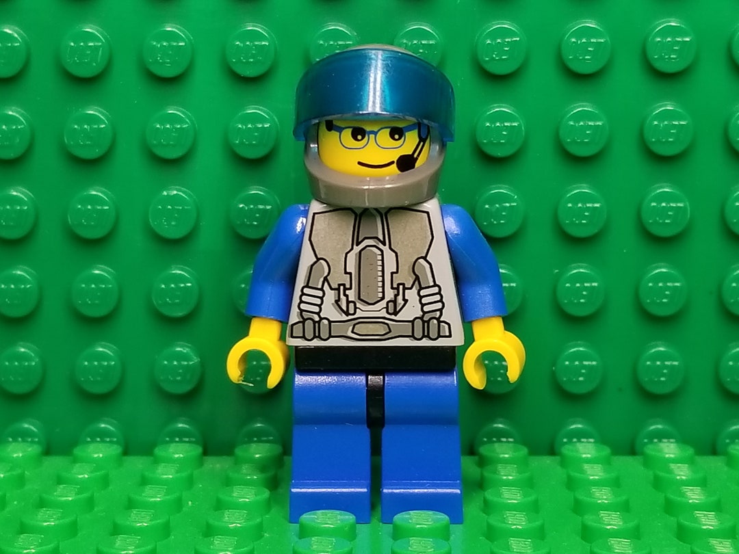 LEGO® Space Life on Mars (lom) Assistant Astronaut, LEGO® Minifigure ...