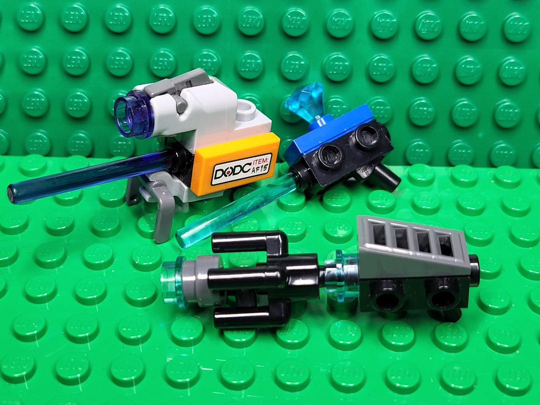LEGO® Minifigure Accessory Alien Blasters Freeze Ray Weapons Guns 3 ...