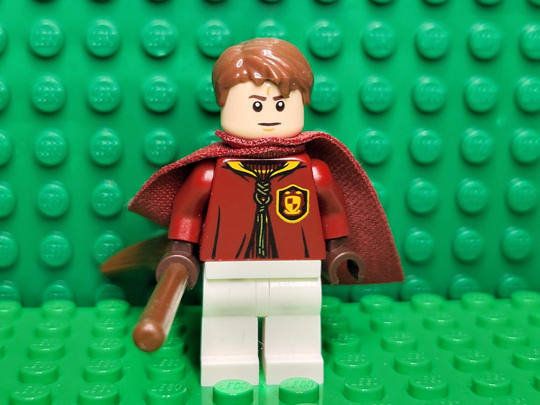 LEGO® Harry Potter Sorcerer's Stone Oliver Wood in Quidditch Uniform ...