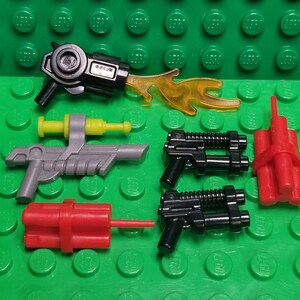 LEGO® Minifigure Accessory Assorted Weaponry Pack Genuine LEGO ...