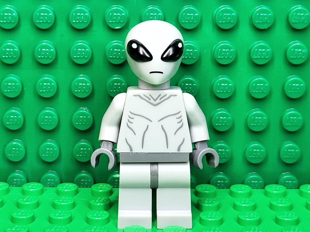 LEGO® Collectible Series 6 Classic Alien, Minifigure, Minifig, LEGO® - Etsy