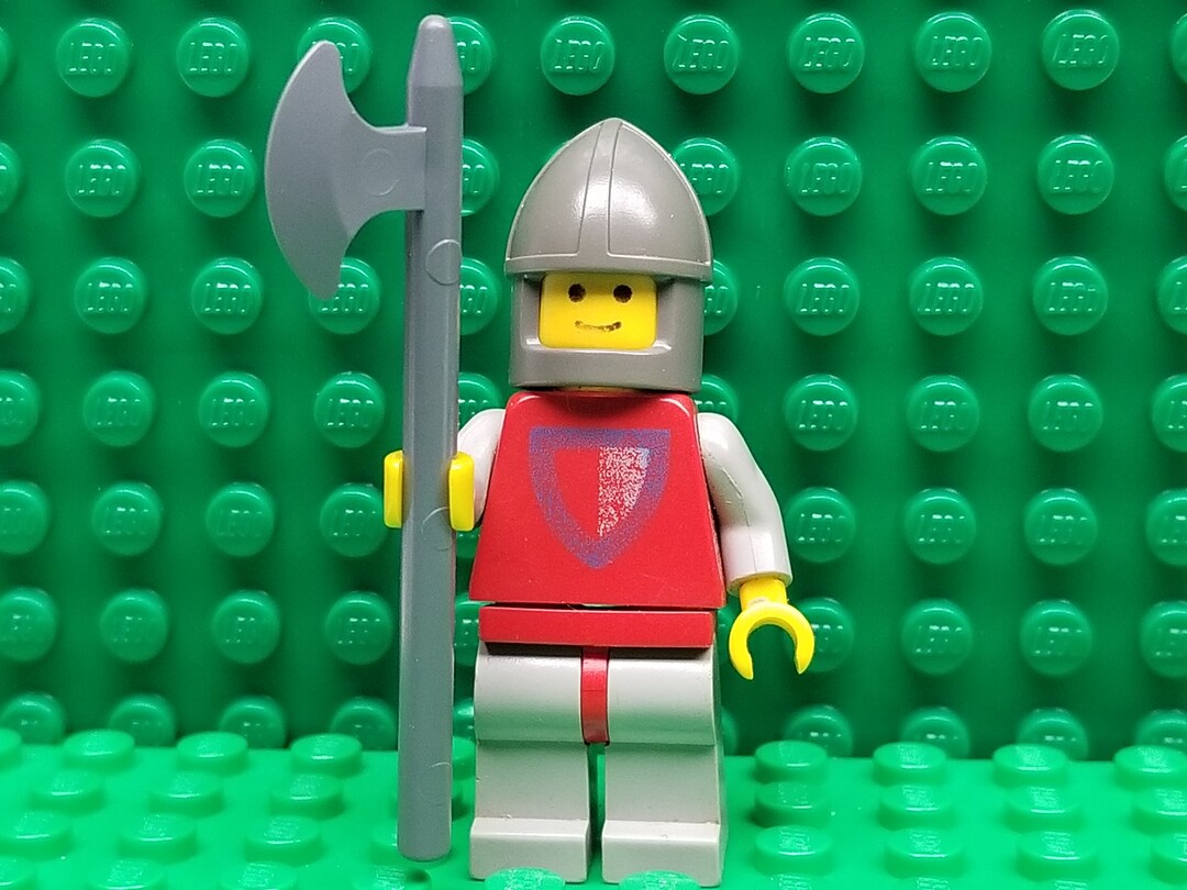 LEGO® Castle Classic Castle Vintage Knight With Halberd and Helmet ...