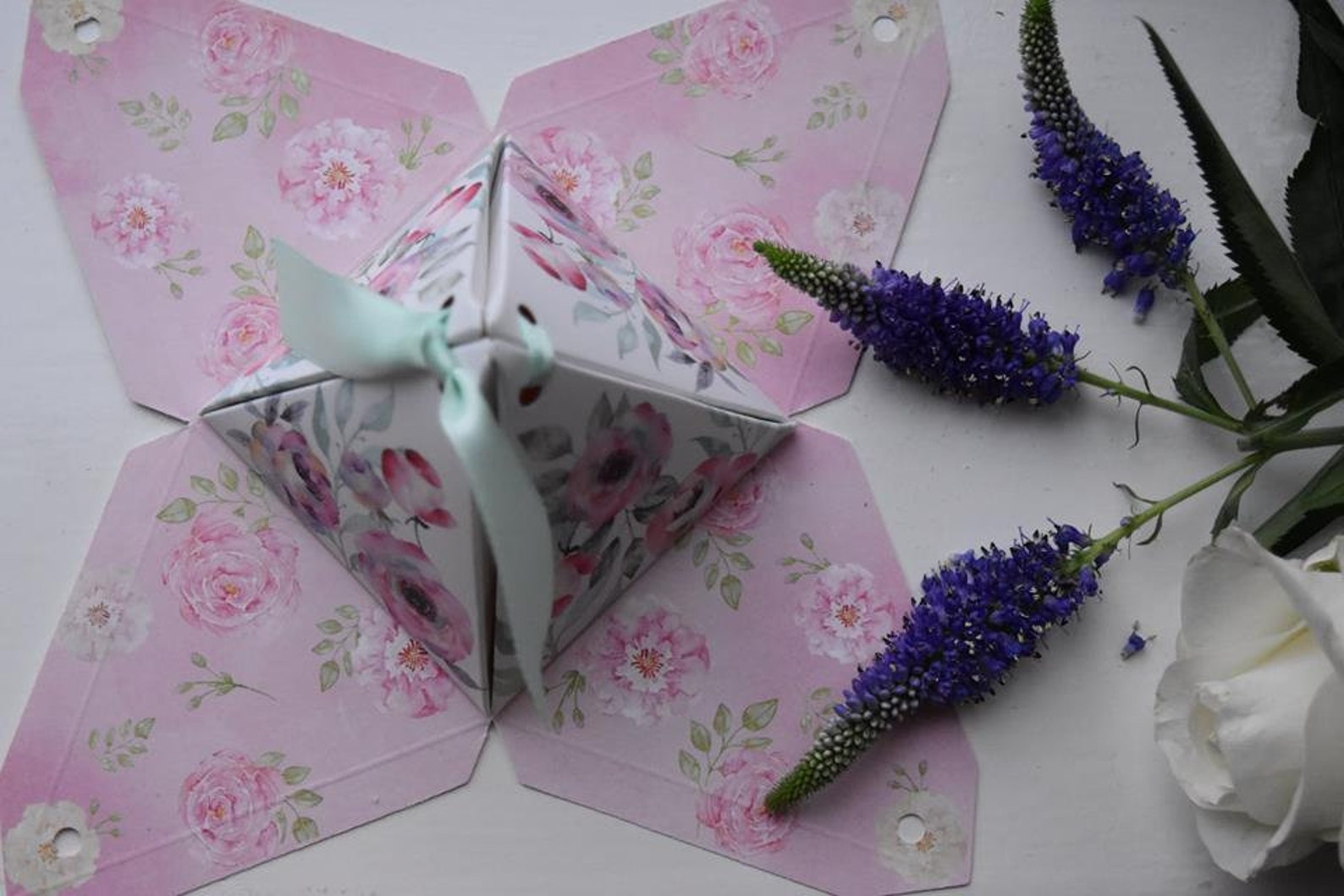 Reversible Watercolour Floral Pyramid Favour Box - Etsy