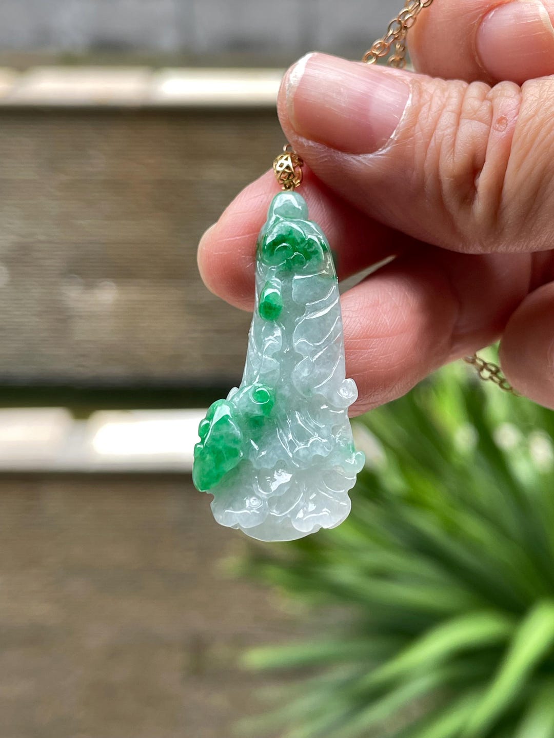 18K Gold Cabbage Jadeite Pendant, Certified Cabbage Jadeite Pendant ...