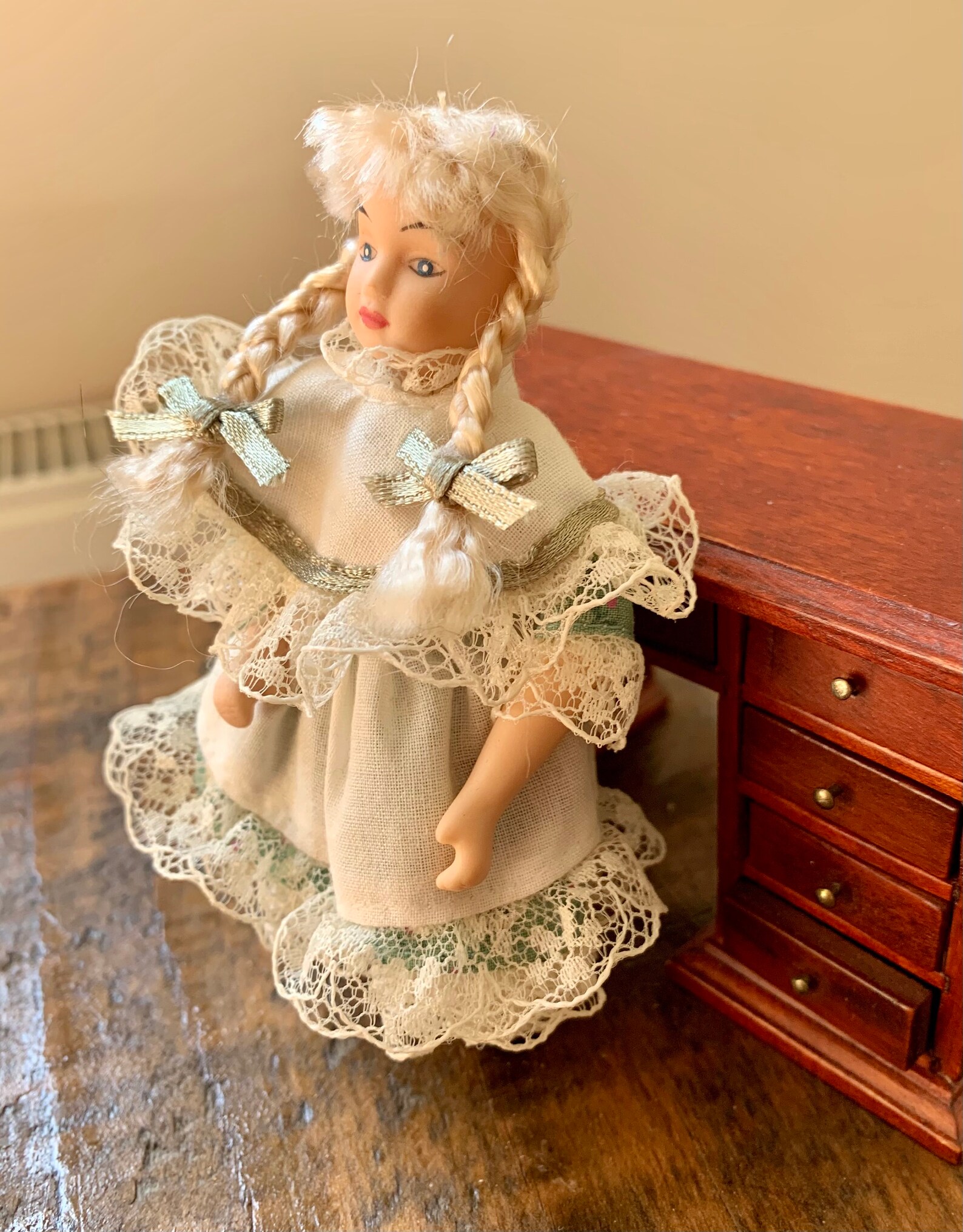 Vintage 1:12th Scale Victorian Dolls House Figurine Doll - Etsy