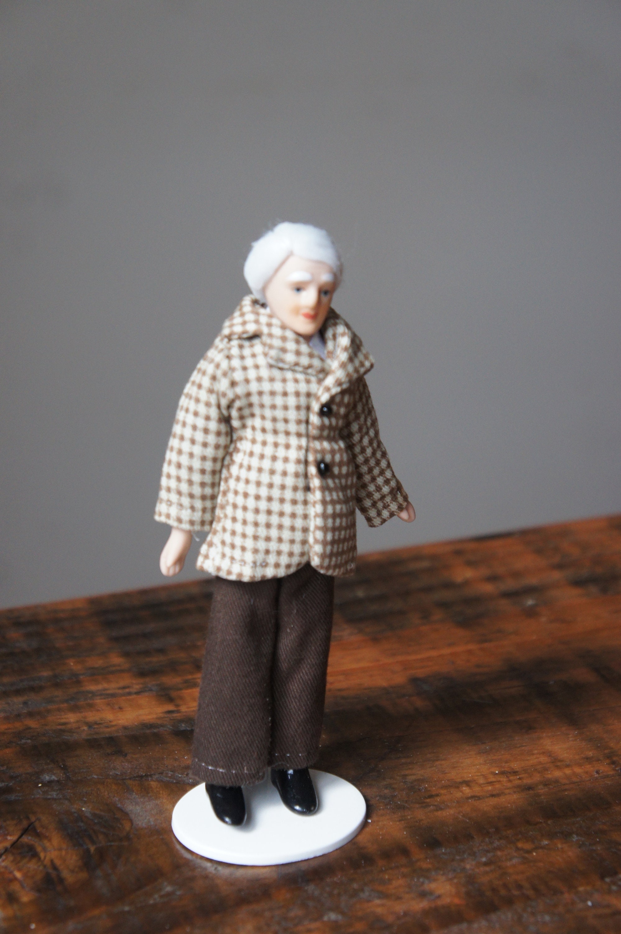 Art & Collectibles Miniatures Victorian Dolls House On Stand Figurine ...