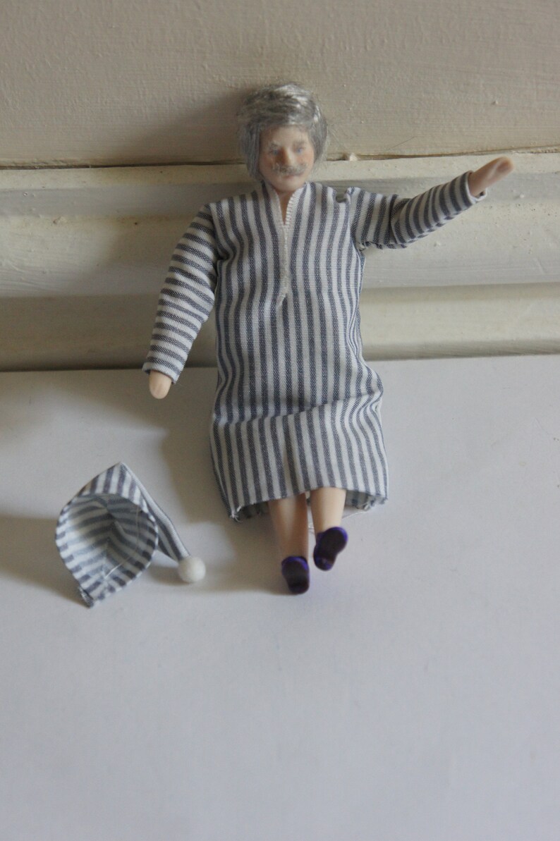 Vintage Artisan Handmade 1:12th Scale Dolls House - Etsy Ireland