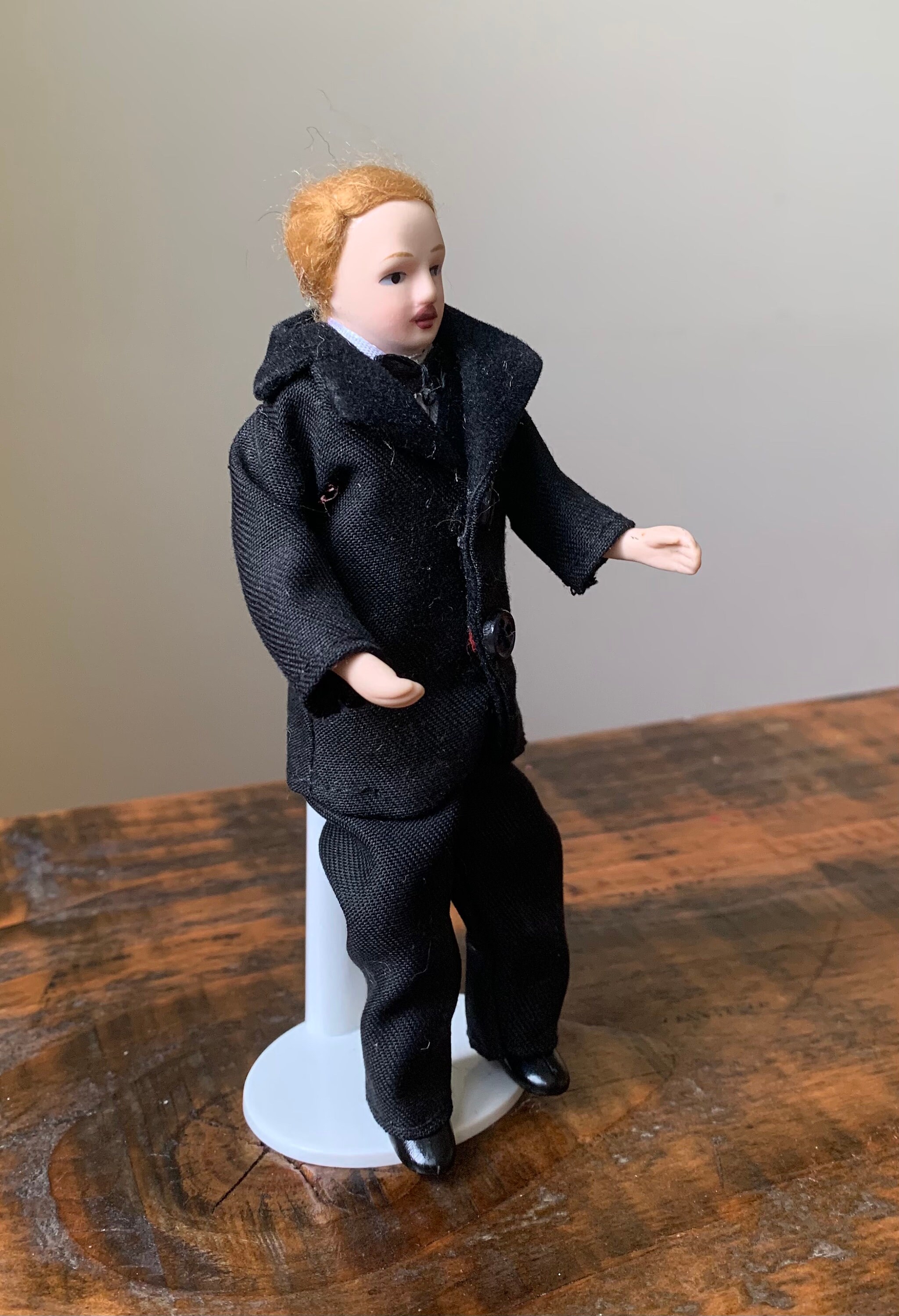 Art & Collectibles Miniatures Victorian Dolls House On Stand Figurine ...