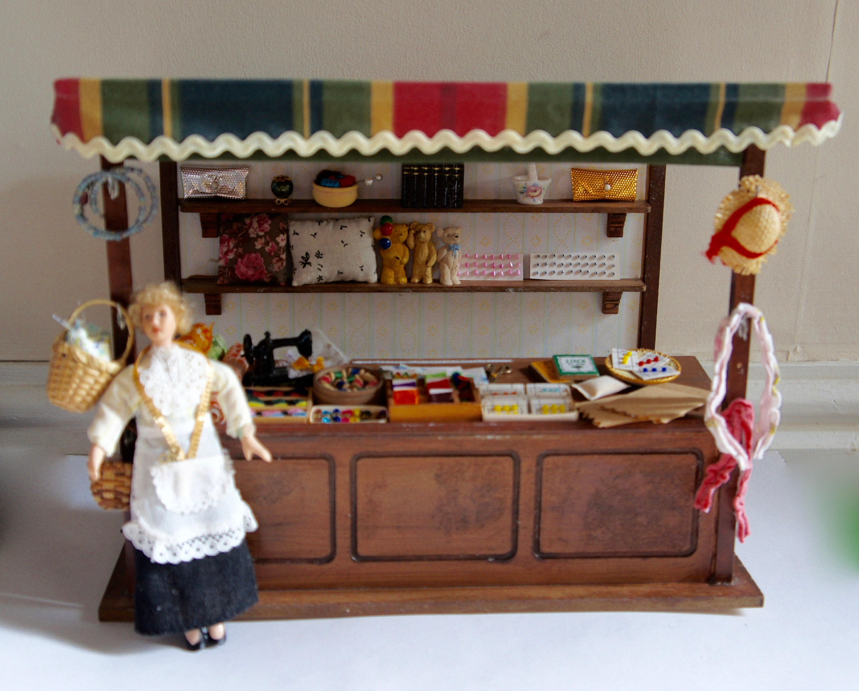 1:12th Scale Dolls House Miniatures Hand Made Wooden - Etsy Singapore