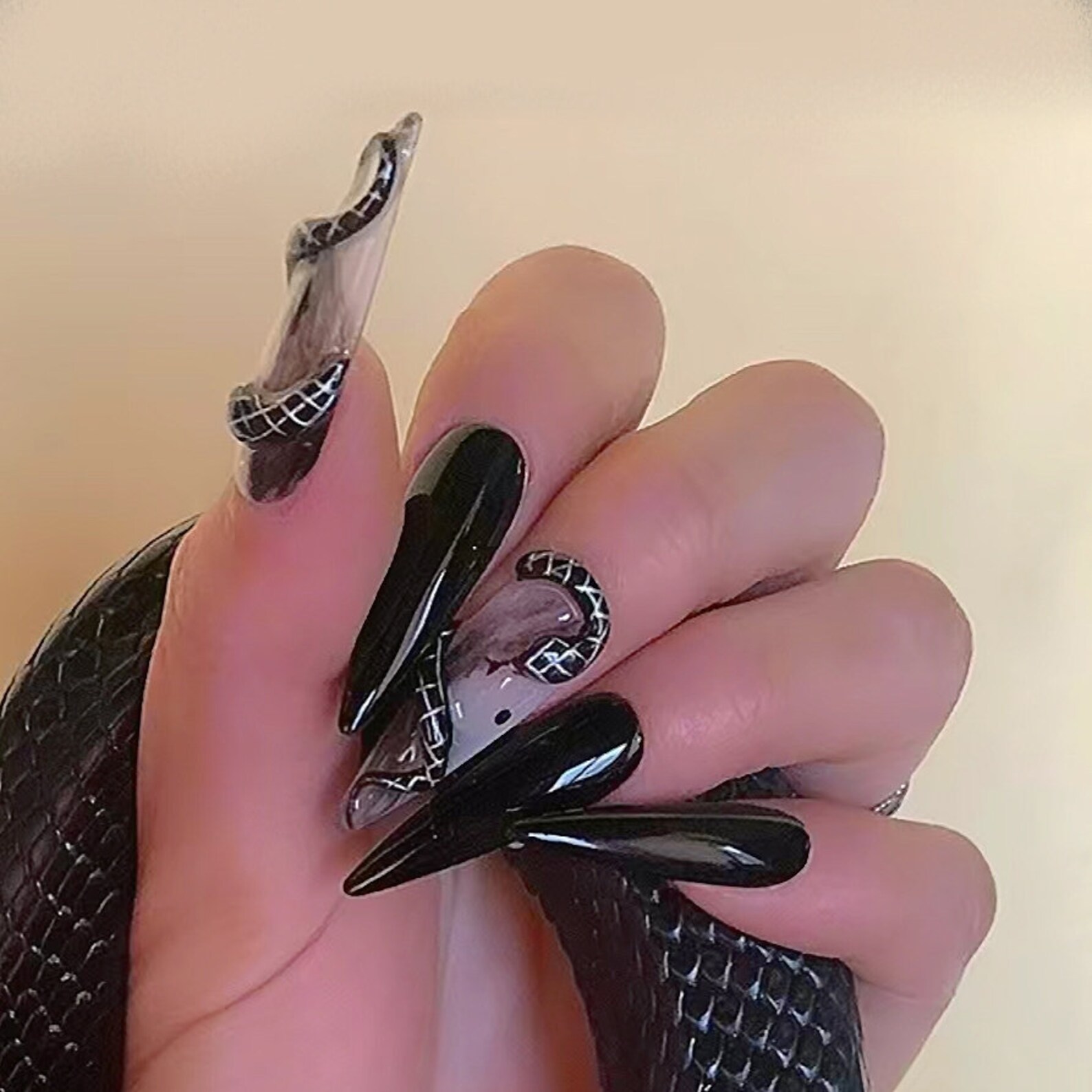 Handmade Black 3D Snake Black Marble Ombre Press on Nails Snake Nails ...
