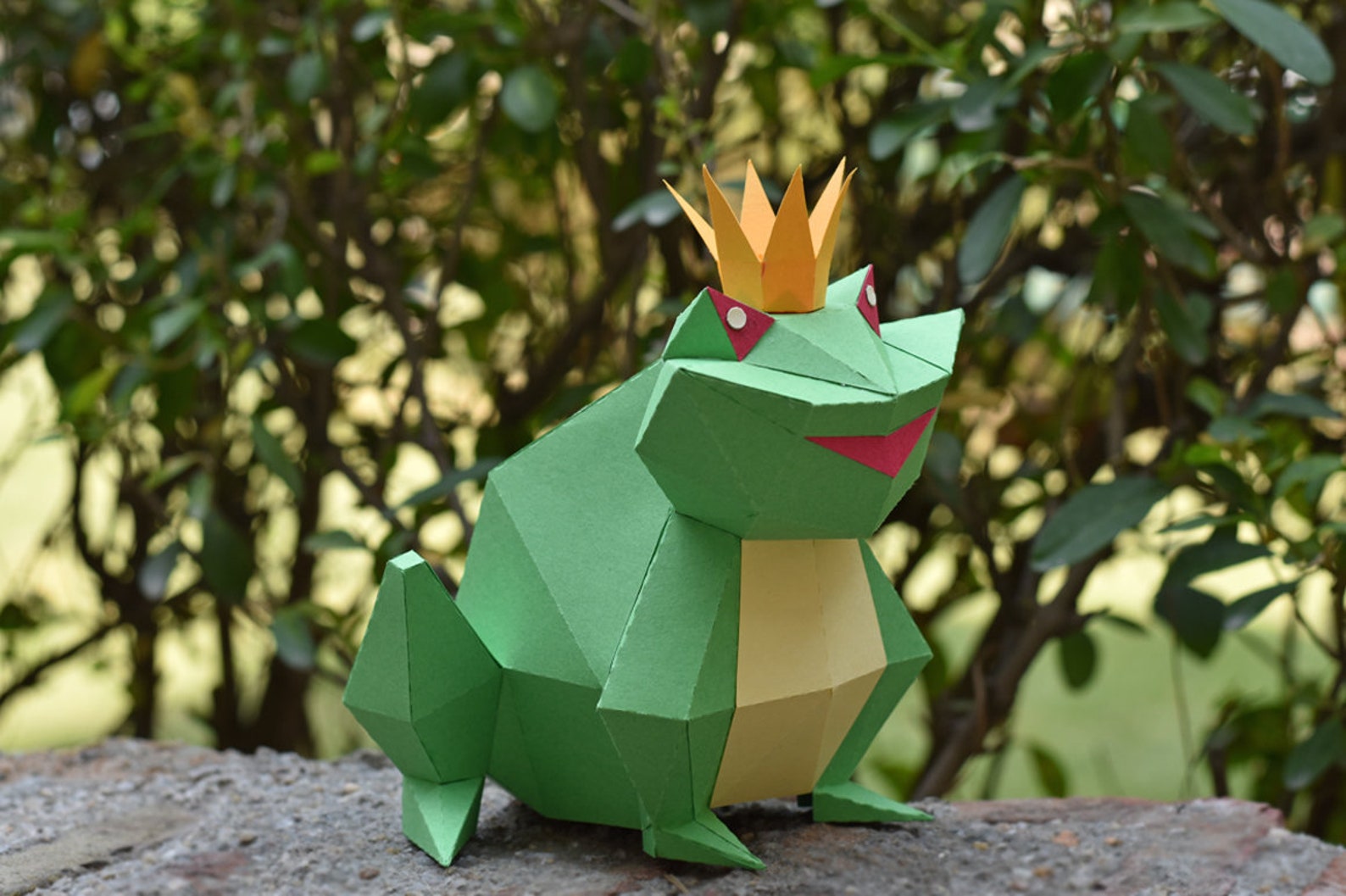 DIY Papercraft Frog princeLow poly frog modelFrog | Etsy