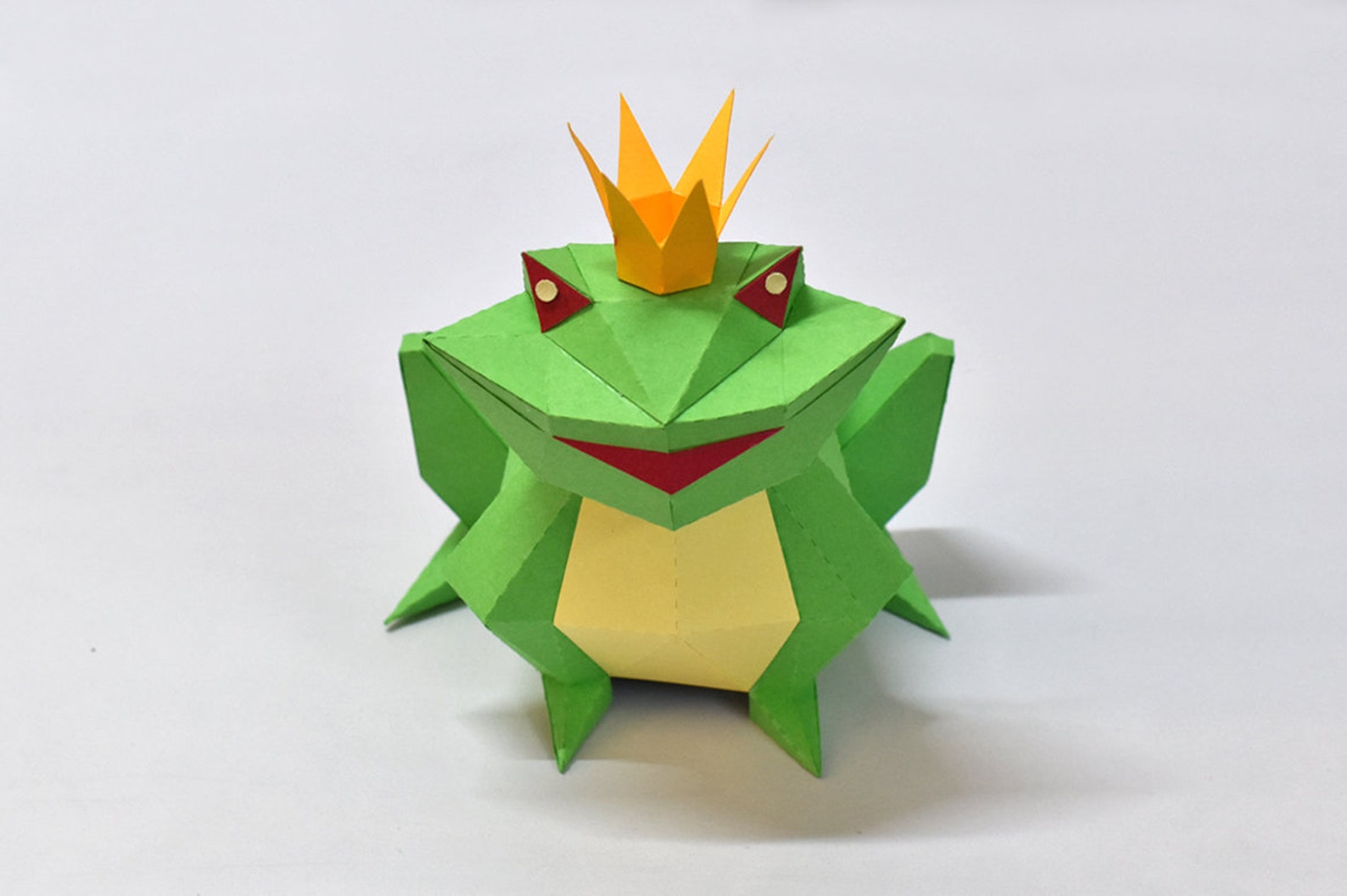 DIY Papercraft Frog princeLow poly frog modelFrog | Etsy