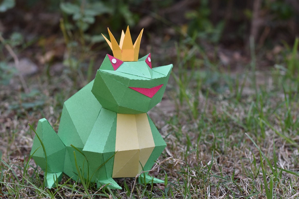 DIY Papercraft Frog princeLow poly frog modelFrog | Etsy