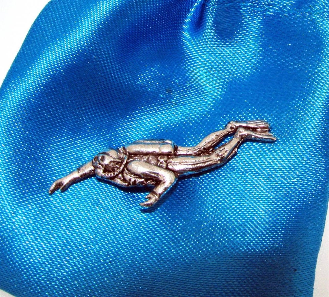 Male Scuba Diver Silver Pewter Pin Badge - Etsy