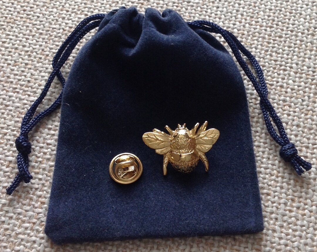 Bee Gold Plated Pewter Pin Badge in A Velveteen Gift Bag - Etsy UK