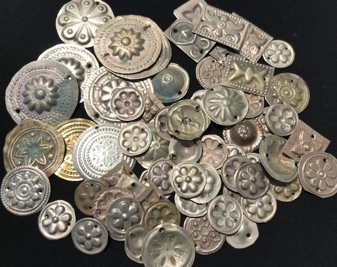 Vintage Button- 67 Assorted Buttons- Kochi Jewellery-old Finding-nomadic Jewellery-bohemian ...